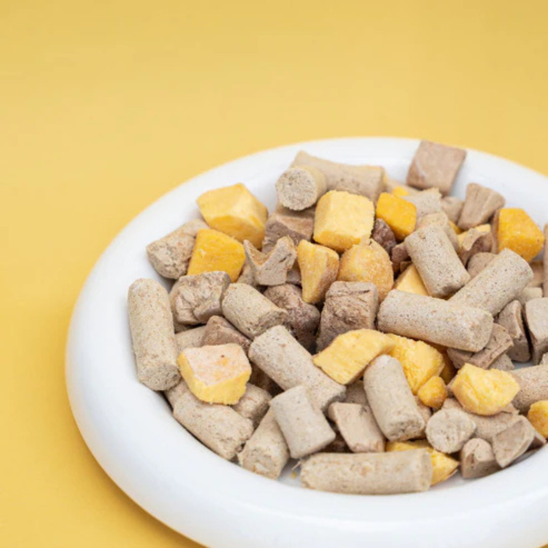 Freeze Dried Raw Food Chicken Formula Treats for Pets - Brown's Natural ...